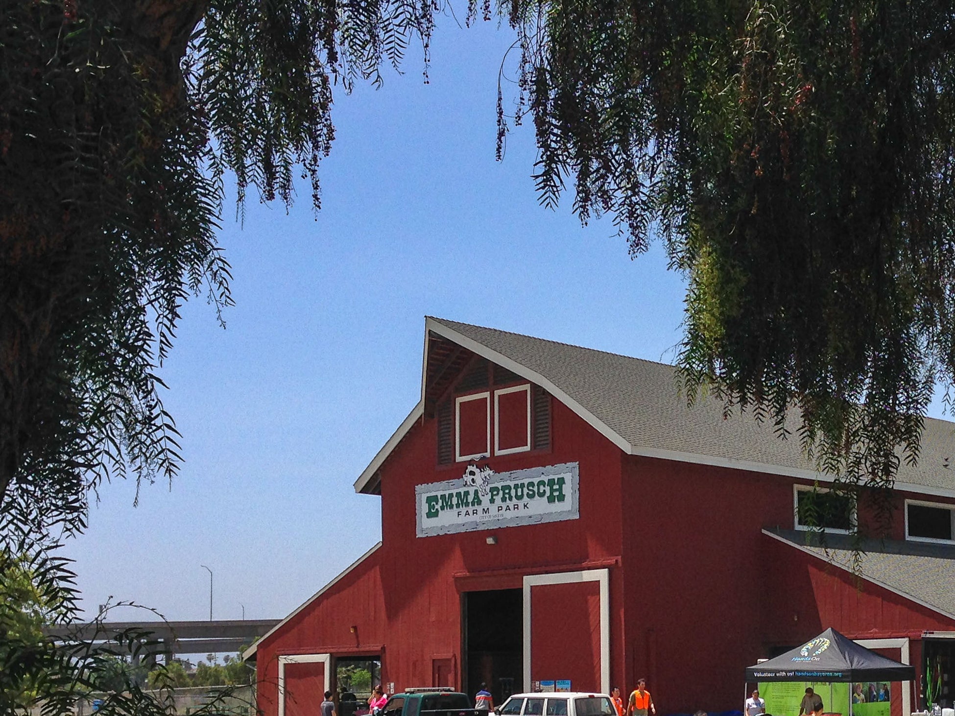 The Farm Fresh Picnic at Emma Prusch Farm Park – City Parks Passports